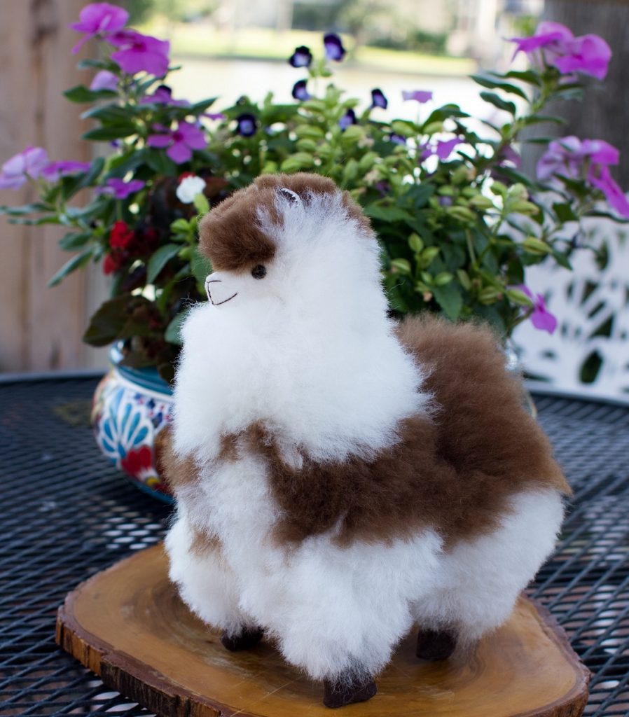 Wholesale Fluffy Alpaca Figure 9.5 in Tall and Llamas keychain